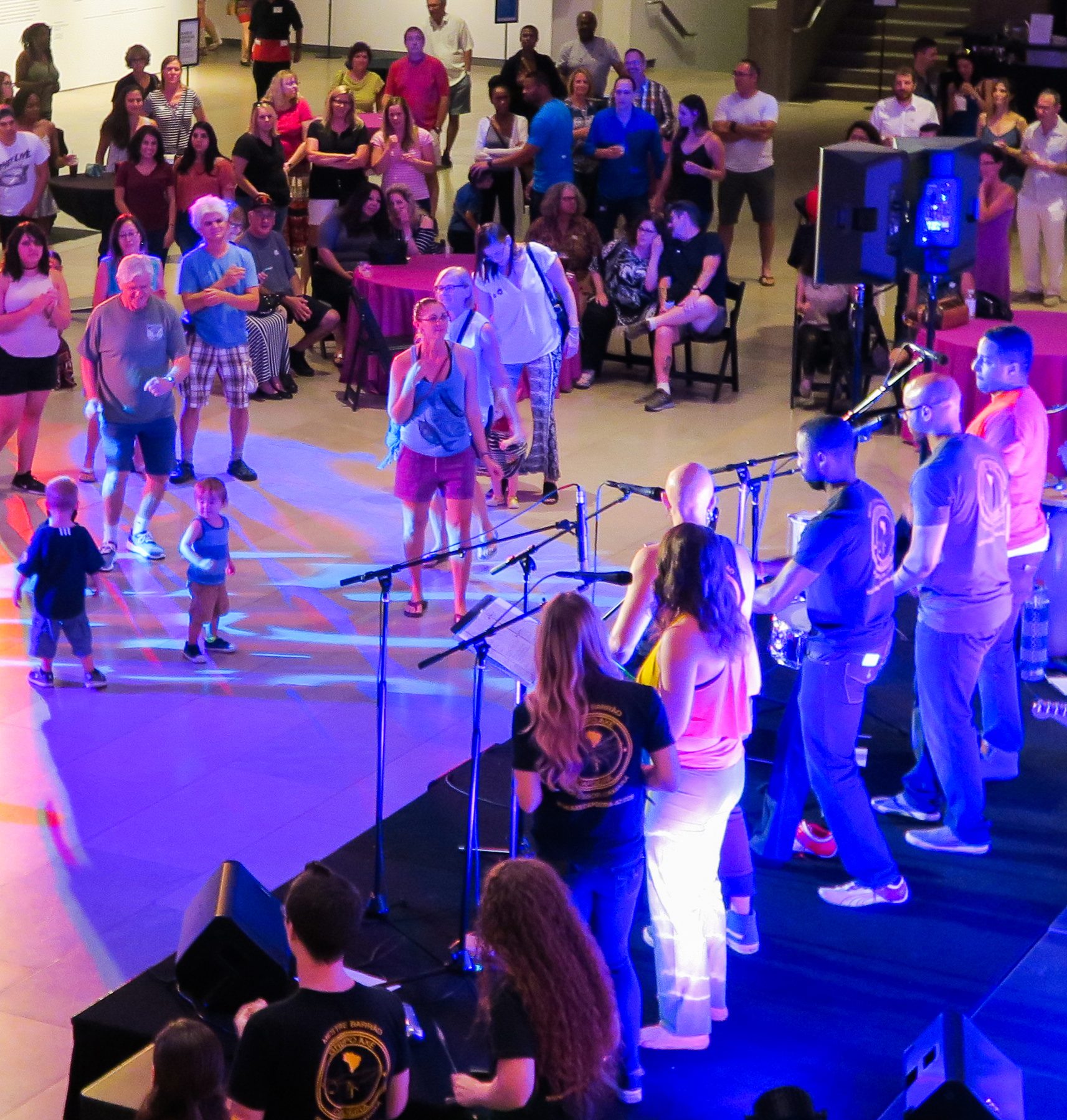 Dos figuras (Two Figures) - Phoenix Art Museum